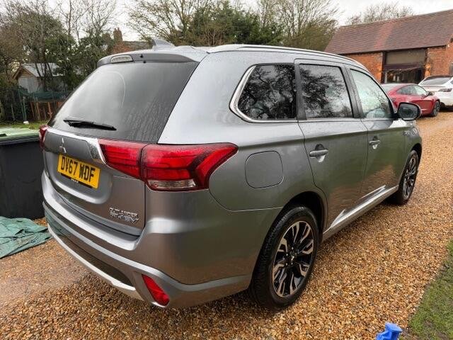 Used 2017 Mitsubishi Outlander 2.0h 12kWh Juro CVT 4WD Euro 6 (s/s) 5dr ...